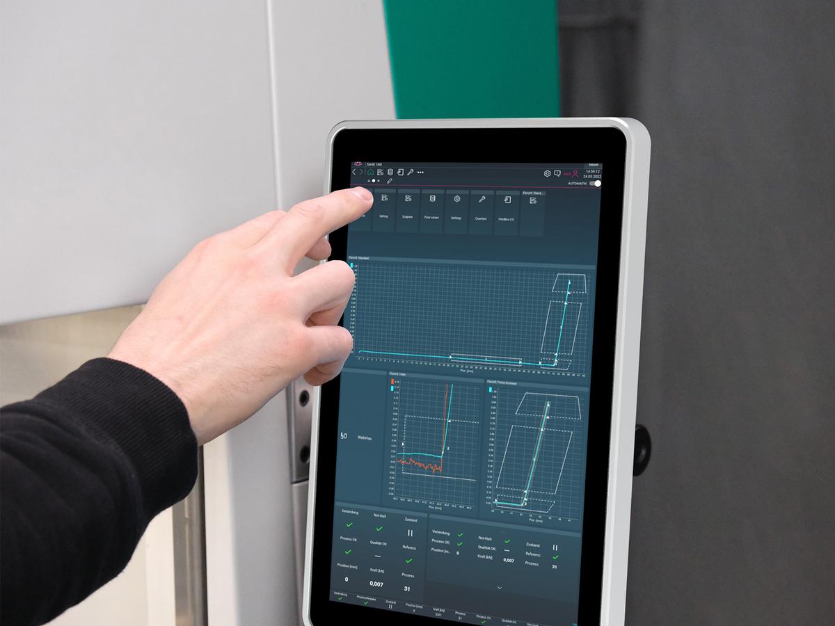The assembly workstation - FlexPress Compact | TOX®
